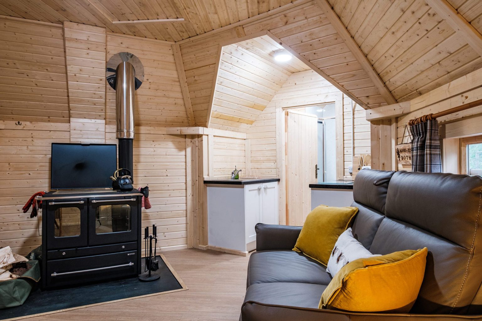 Scots Pine Bothy - Cairngorm Bothies